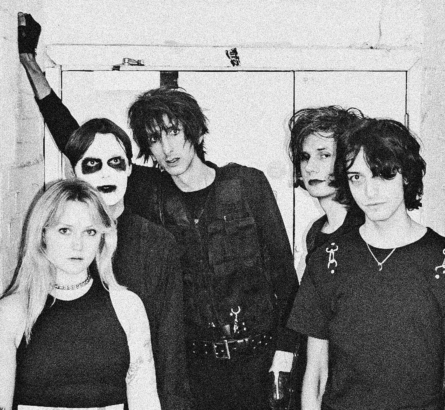 The Horrors estrena "More than life" | Sin Documentos